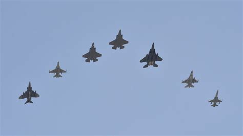 Южна Корея и САЩ проведоха учения с изтребители за прецизно бомбардиране Новини бг