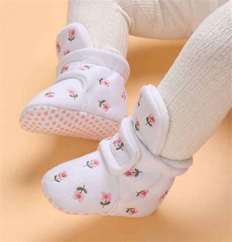 مدل کفش نوزادی دختر و پسر 1402 زیباترین کفش های نوزادی سال 2024