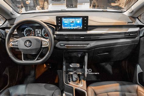 بک X3 پرو ‌چند پله بالاتر از پژو 207 بررسی ماشین شهری خودروسازان بم با