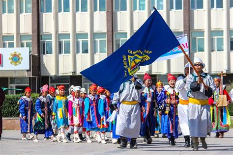 “ЦАЙНЫ ЗАМ ӨВ СОЁЛЫН Ii НААДАМ БОЛЖ БАЙНА