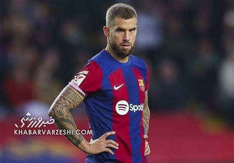 عکس حمله ستاره بارسلونا به یک نوجوان وسط خیابان؛ آخرین بار باشد که