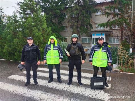 Поліцейські криміналісти Київщини виявляють воєнні злочини в деокупованих містах Харківщини