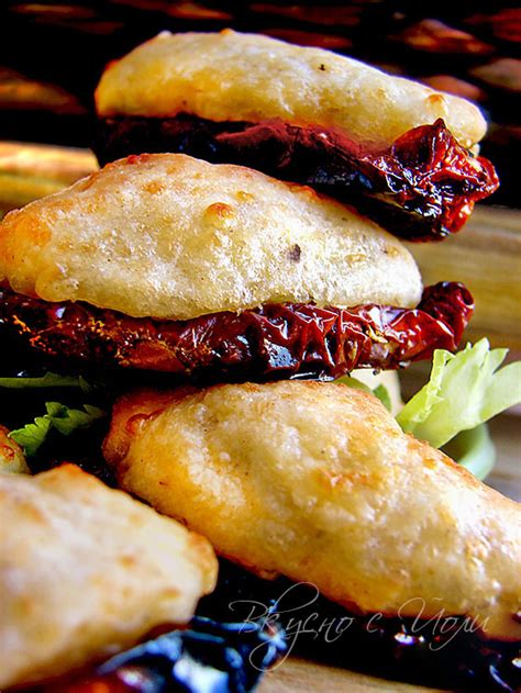 Кашкавалки със сушени домати