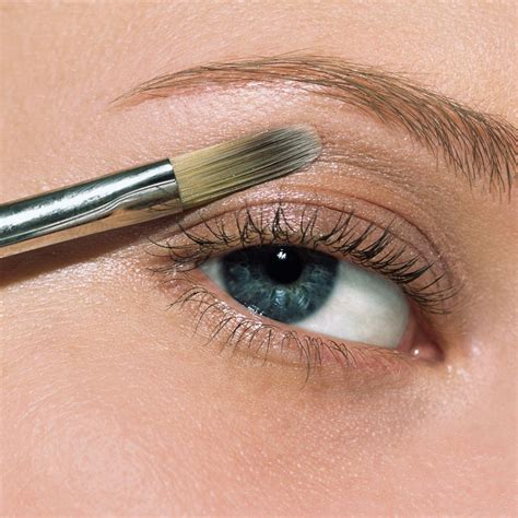 Liquid Eyeliner Styles To Make Eyes Look Bigger