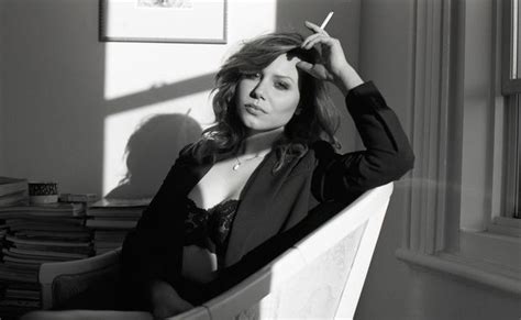 Photo Magalie LÉpine Blondeau Comédienne Tragedienne Actrice Sexe Symbole Smoking Hottt