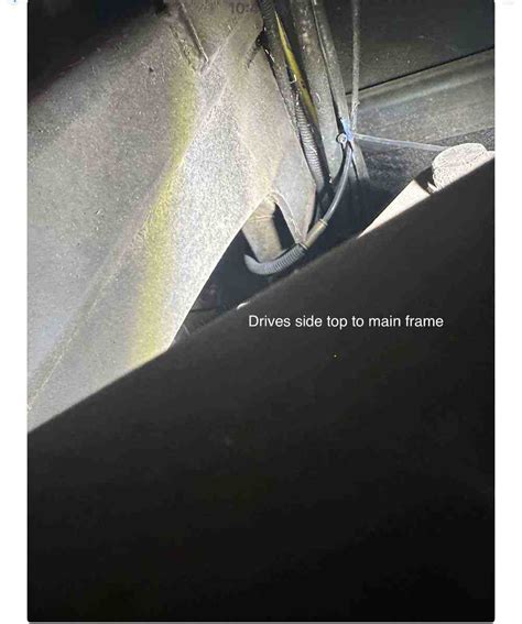 Cracked Frame Cracked 3 X 3 Square Vertical Tubing Broken Welds S