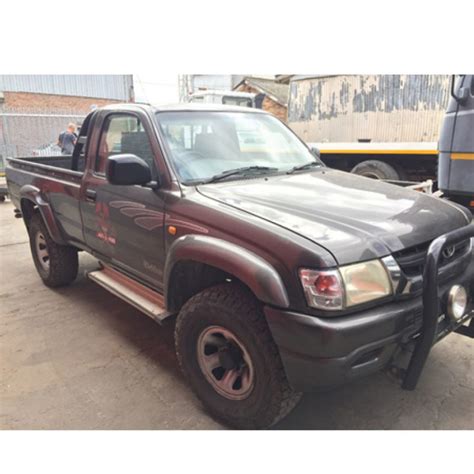 Toyota Hilux Bakkie 2004 Art T Hire