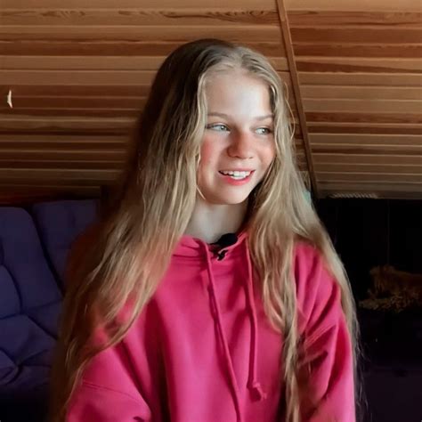 Пин от пользователя Gravity на доске Aʟᴇxᴀɴᴅʀᴀ Tʀᴜsᴏᴠᴀ Фигурное катание Фотосессия Александр