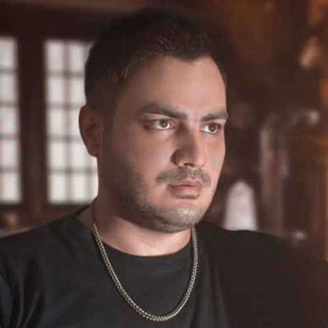 دانلود آهنگ جدید کامران مولایی شک بهترین کیفیت و متن آهنگ