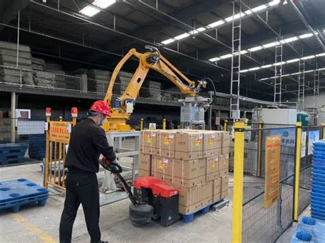 Electric Boxed Loading And Unloading Point To Control Robot Arm Machine Commercial Unit