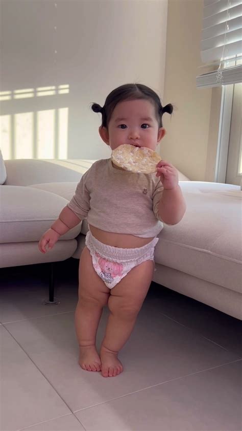 김가은 L 이나어멈 광고 이나가 어린이집 다니기 시작하면서 콧물이 옮았는지 계속 흐르더라구요🥲 1명이 감기 걸리면