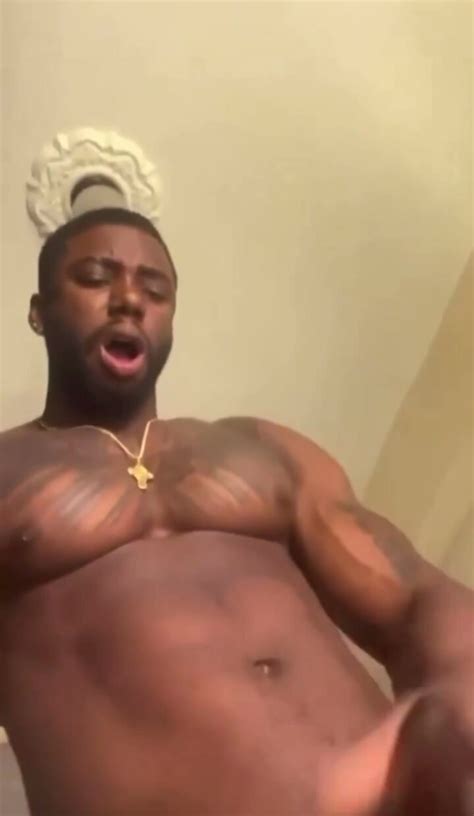 Sexy Uncut Muscular Bro Busses Two Nuts En Español