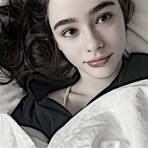 Dasha Taran Icons Kecantikan