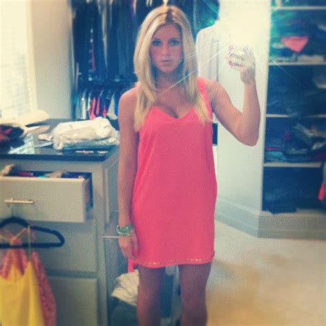 Kelly Hall Hands Naked Onlyfans