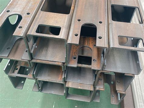 Cnc плазмено рязане на квадратни метални тръби