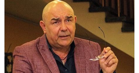 Калин Сърменов не празнува 8 март