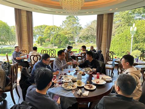 Spring Outing And Birthday Party 组内活动 中国科学院大学杭州高等研究院 化材学院 张夏衡课题组