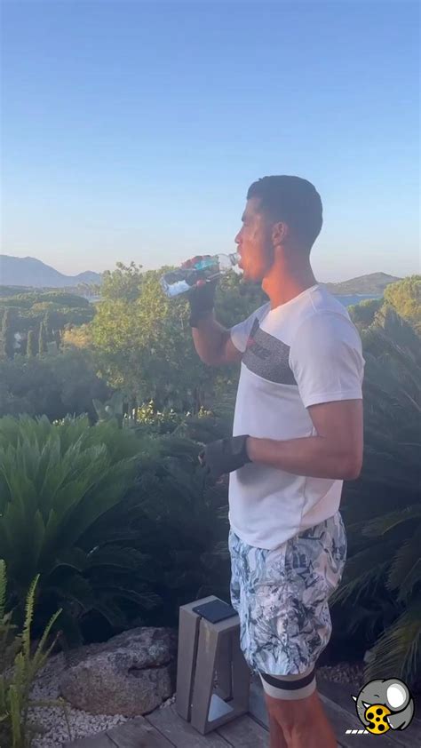 ورزش کردن رونالدو در کاخش در عربستان فیلو