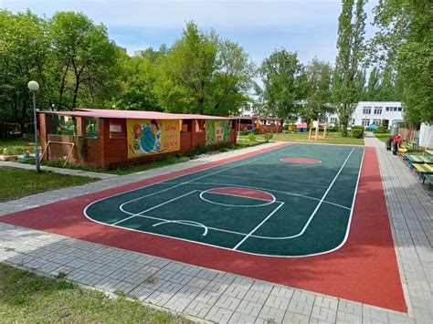 Спортивная площадка в детском саду.