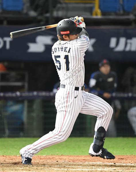 侍4番鈴木誠也、正尚バットで「バモバモッ！」封じ プロ野球 日刊スポーツ