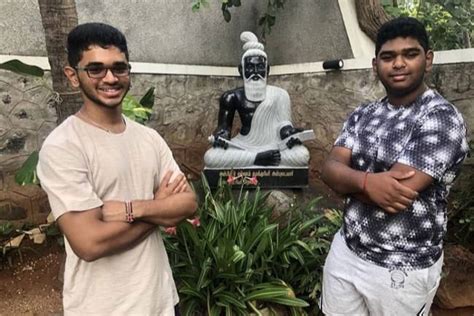 தாடி மீசையுடன் பிரபுதேவா போலவே இருக்கும் அவரின் மகன் அடையாளம் தெரியாமல் மாறிய புகைப்படம் மனிதன்