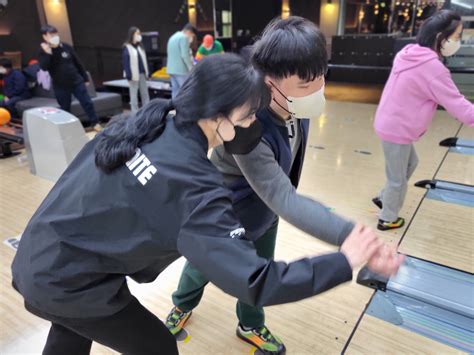 마음톡톡센터 ️ 주 서플러스글로벌 신입직원 자원봉사활동 진행 2 ️ 함께웃는재단 마음톡톡센터 Facebook