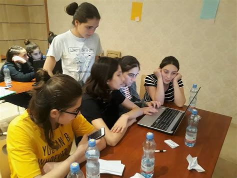 ხონის N2 საჯარო სკოლის გოგონათა გუნდი საერთაშორისო კონკურსის ფარგლებში ორგანიზებულ ბანაკში