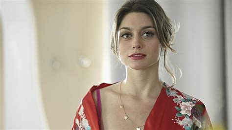 Prime Video El Negocio Season 1