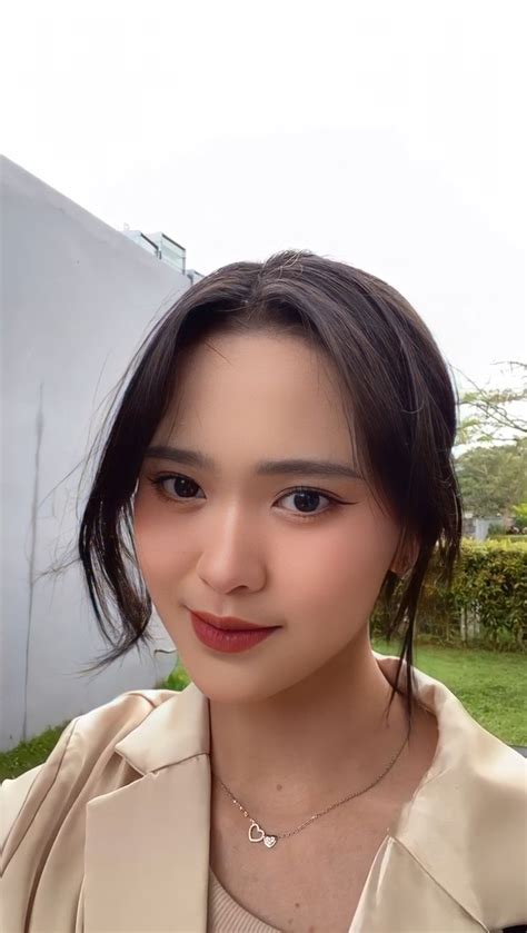 Adel Jkt Wanita Sketsa