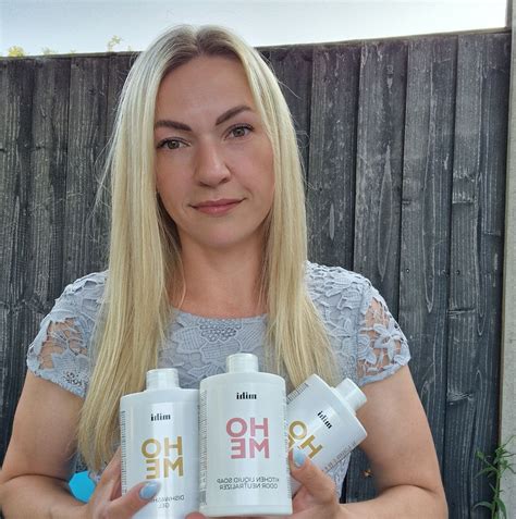 Essens Beauty From Ausma Tuvojas Brīnišķīgi Svētki Māmiņu Diena