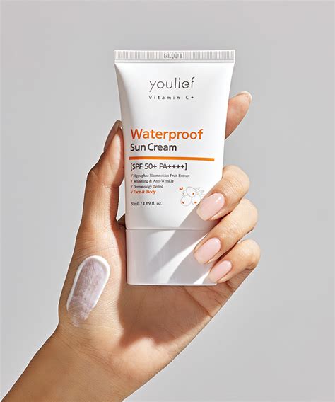 건성지성선택 유리프 선크림 50ml에센스아쿠아워터프루프 에이블리