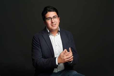 Leonardo Alvarez Medium