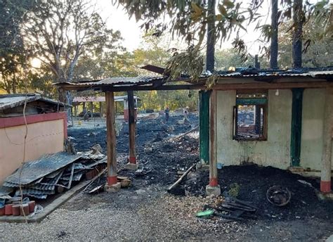 ထားဝယ် ဝကုန်းရွာကို စစ်ကောင်စီတပ် မီးရှို့နေတာကြောင့် ရွာလုံးကျွတ် ထွက