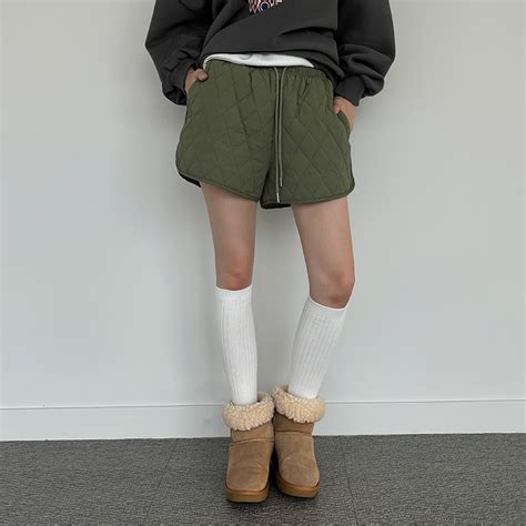 4colorfw신상 패딩팬츠누빔반바지허리밴딩숏기장키치무드 캐주얼룩겨울반바지추천누빔원단 므크숏누빔팬츠 에이블리