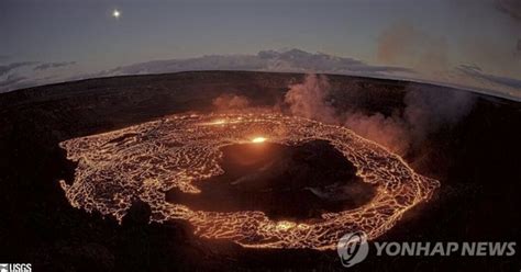 한달만에 또 하와이 킬라우에아 화산 분출…최고 등급 경보 발령