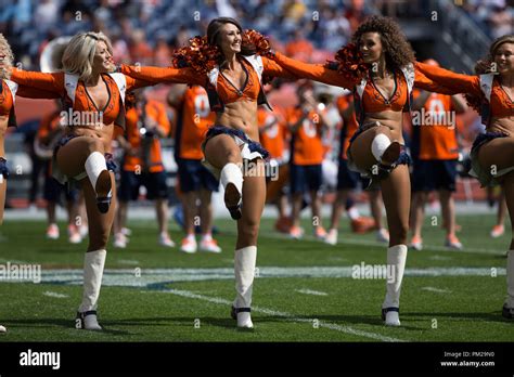 Broncos Cheerleaders