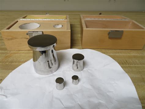 Mass Reference Standards 1kg 100g 20g 10g In Wood Case Nu40