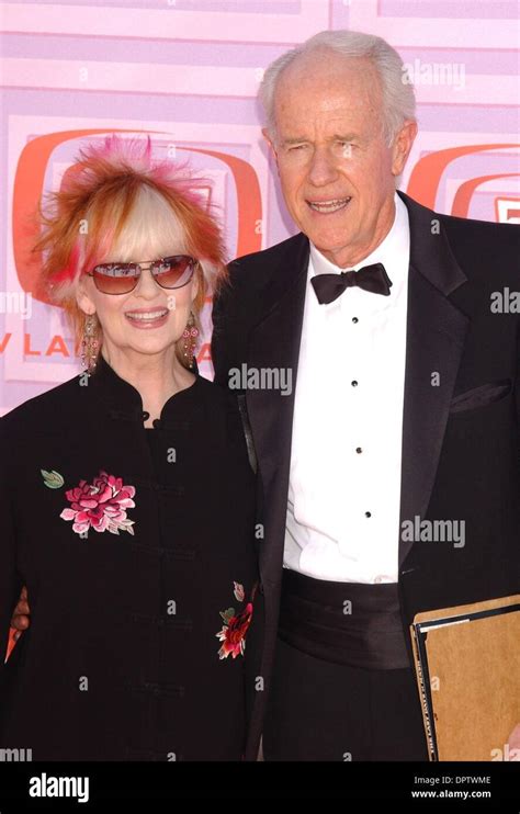 Mike Farrell Wife