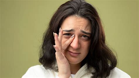 What Are The Home Remedies For Eye Pain