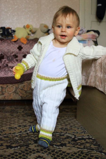 Как связать штанишки для девочки спицами: варианты для новорожденного ...