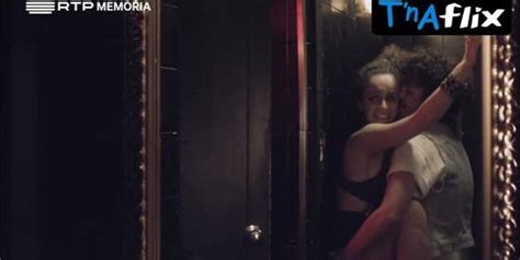 Flavia Gusmao Breasts Scene In Os Filhos Do Rock Tnaflix Com