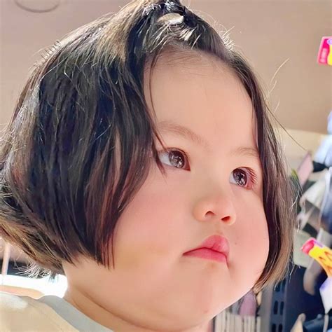 杨亦瑶 杨亦瑶 Added A New Photo