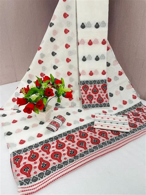Assamese Mekhela Chadar At ₹ 499piece In Surat Id 2853100241397