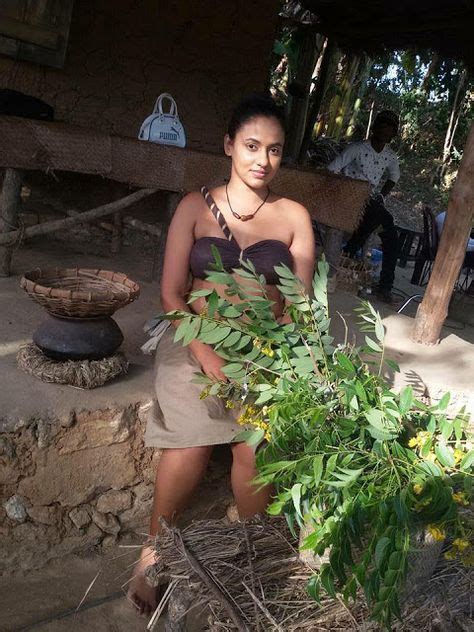 හිද්දලයා පටිගත කිරීම් අතර උදාරි ගත්ත පොටොස Strapless Dress Strapless Fashion