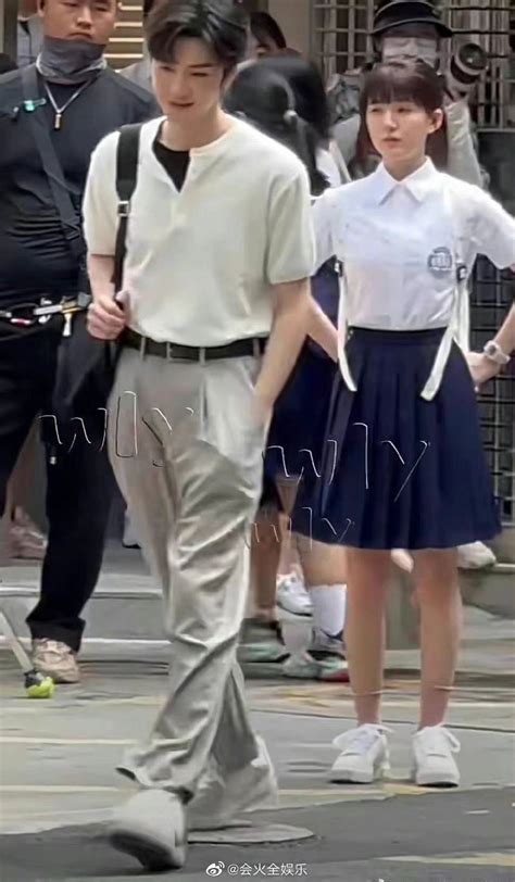 赵露思陈哲远《偷偷藏不住》路透 搜狐大视野 搜狐新闻