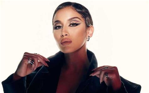 Canadian-Moroccan La Zarra unveils the song “Evidemment” (video ...