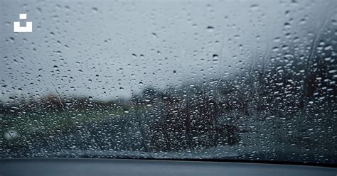 투명 유리에 물방울 사진 Unsplash의 무료 바람막이 유리 이미지