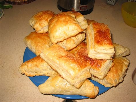 Булочки из слоеного теста пошаговый рецепт с фото