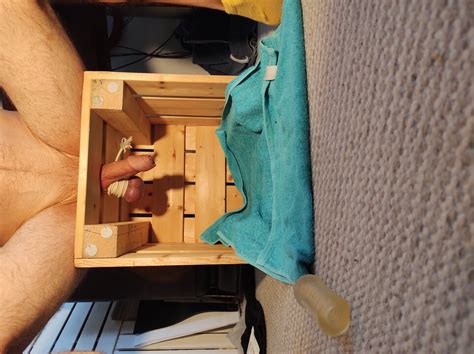 Gefesselter Schwanz Abgewichst Mit Viel Sperma Xhamster