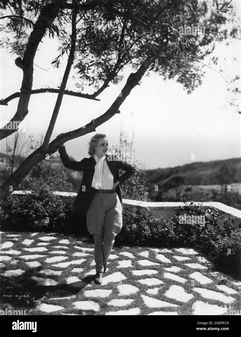 Carole Lombard 1931 Outdoor Fashion Publicity Portrait For Paramount